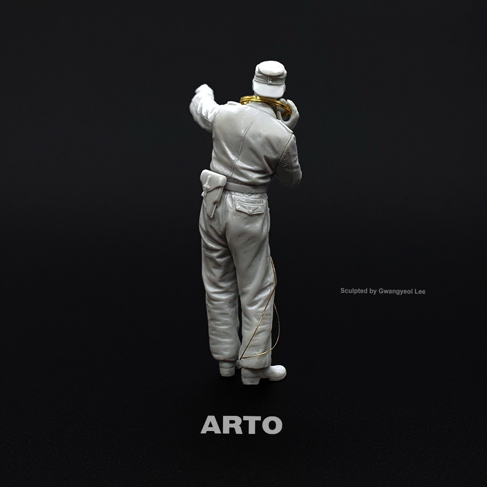 1/35 Hetzer Radio Operator - ARTO-35027