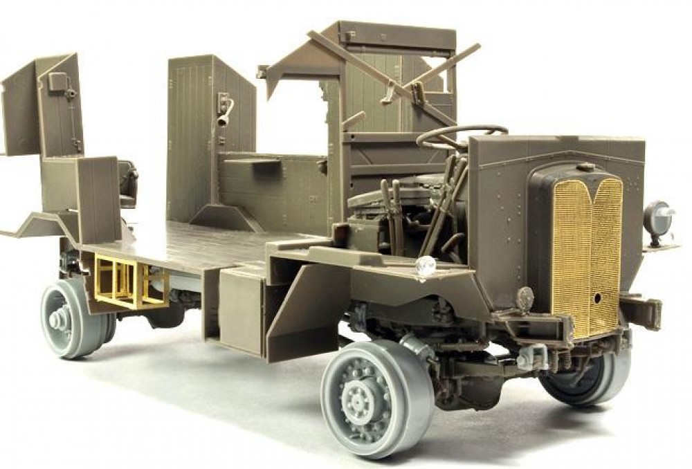 1/35 AEC Armoured Command Vehicle Dorchester ACV