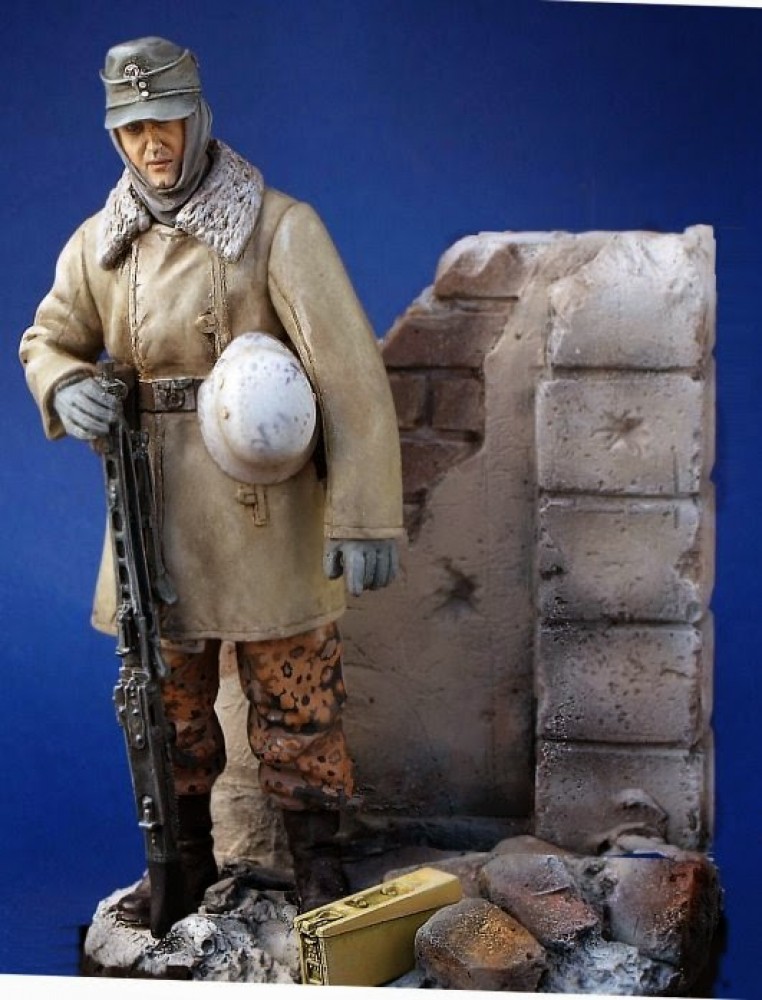 1/16 German Soldier Eastern Front (1 Figure)