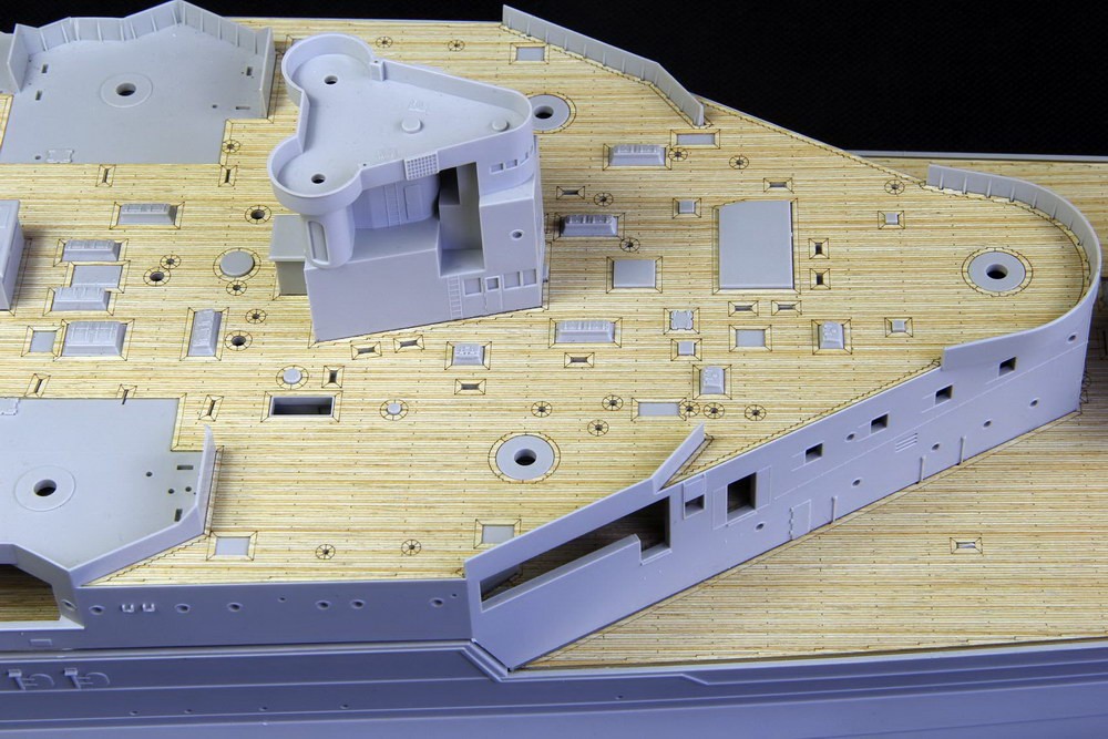 1/200 HMS Hood Wooden Deck Set with Photo-Etched for Trumpeter kit #03710