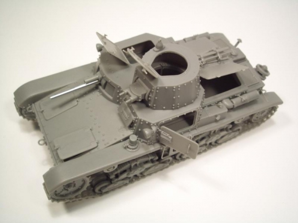 1/35 Italian Tank M11/39 Full Resin kit with Aluminium Barrel & Decals