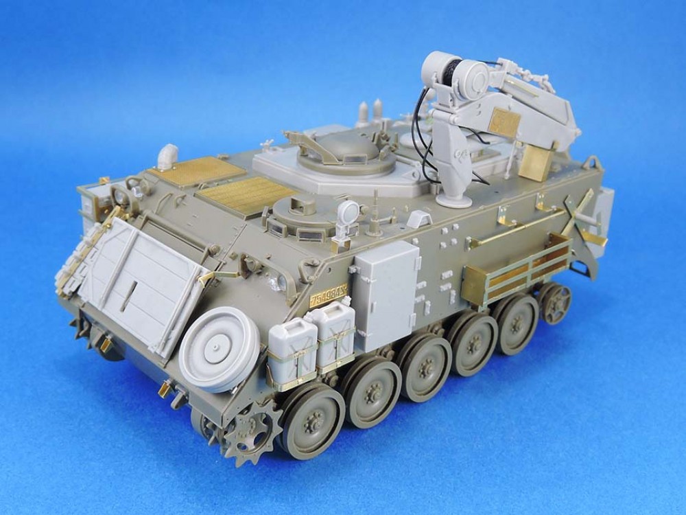1/35 IDF Fitter Conversion set for AFV Club M113 kit #35311