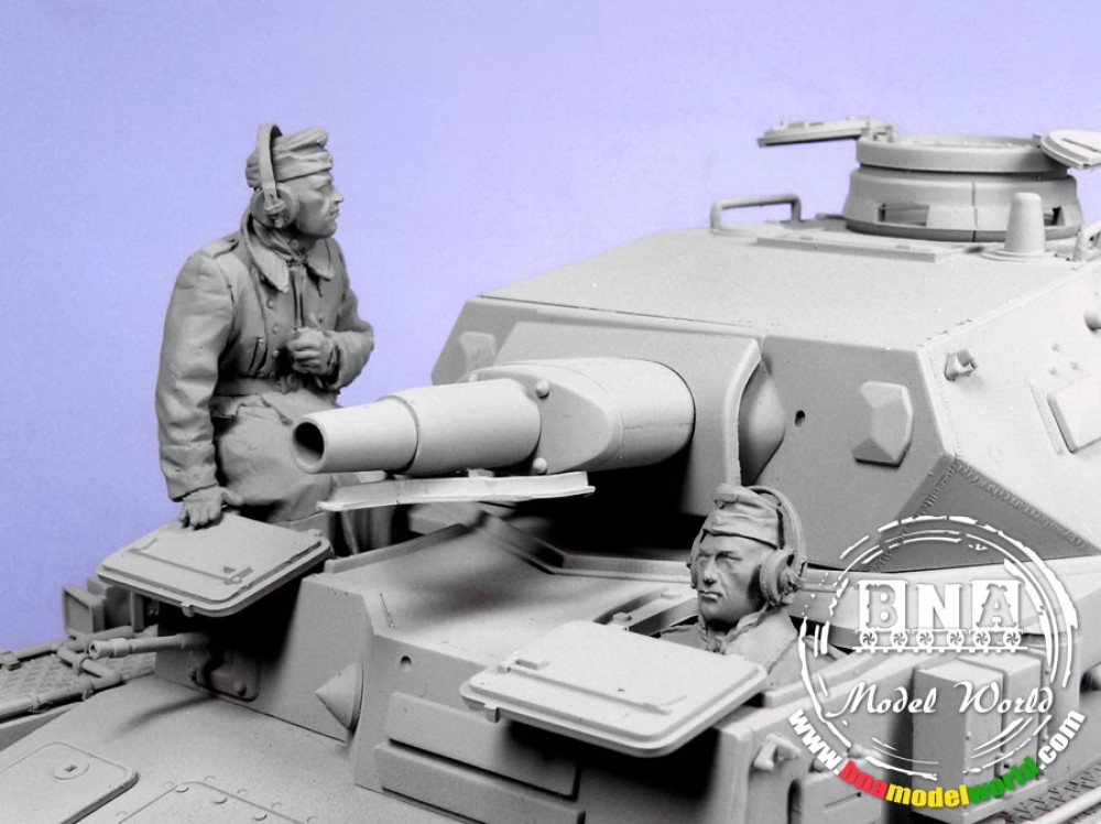 1/35 German Tank Crew, Winter 1941-1943 (2 Resin Figures)