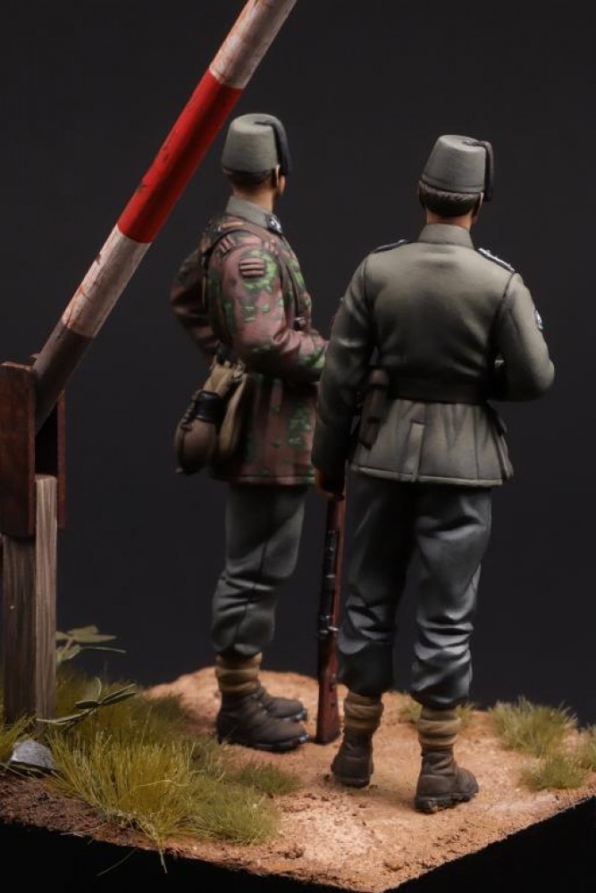 1/35 WWII Waffen SS Soldiers - Division 'Handschar' - TB-35210