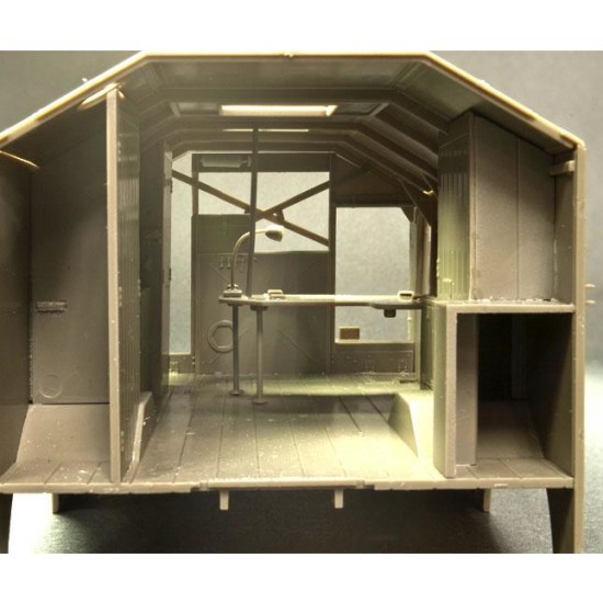 1/35 AEC Armoured Command Vehicle Dorchester ACV