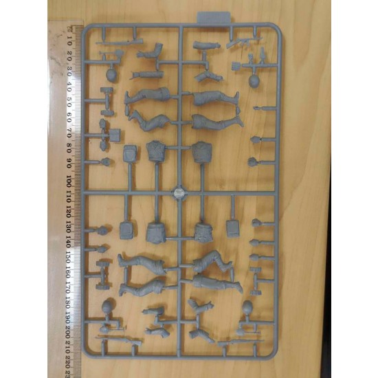 Unknown - 1/35 Military Soldier Model Sprue (4 plastic figures) (#MB ...